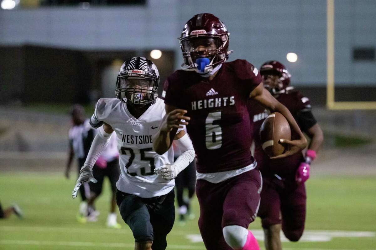 Heights Bulldogs hold off Westside Wolves