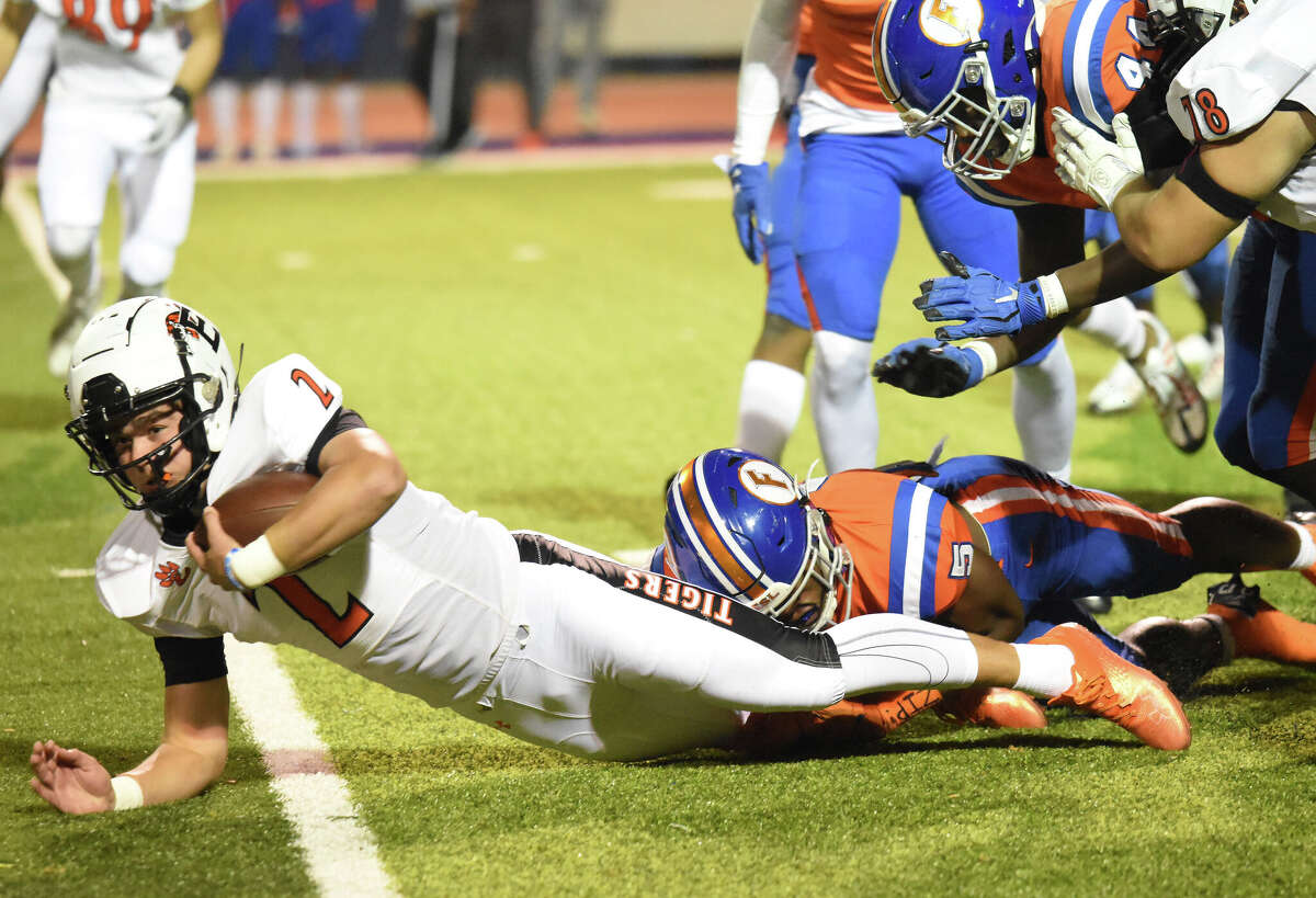 Tigers 'can't finish drives' in loss to top-ranked Flyers