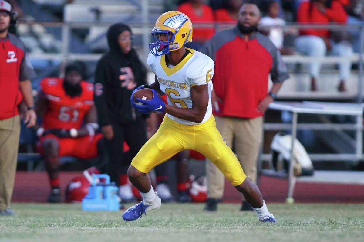 Booker T. Washington Eagles defeat Furr Brahmans