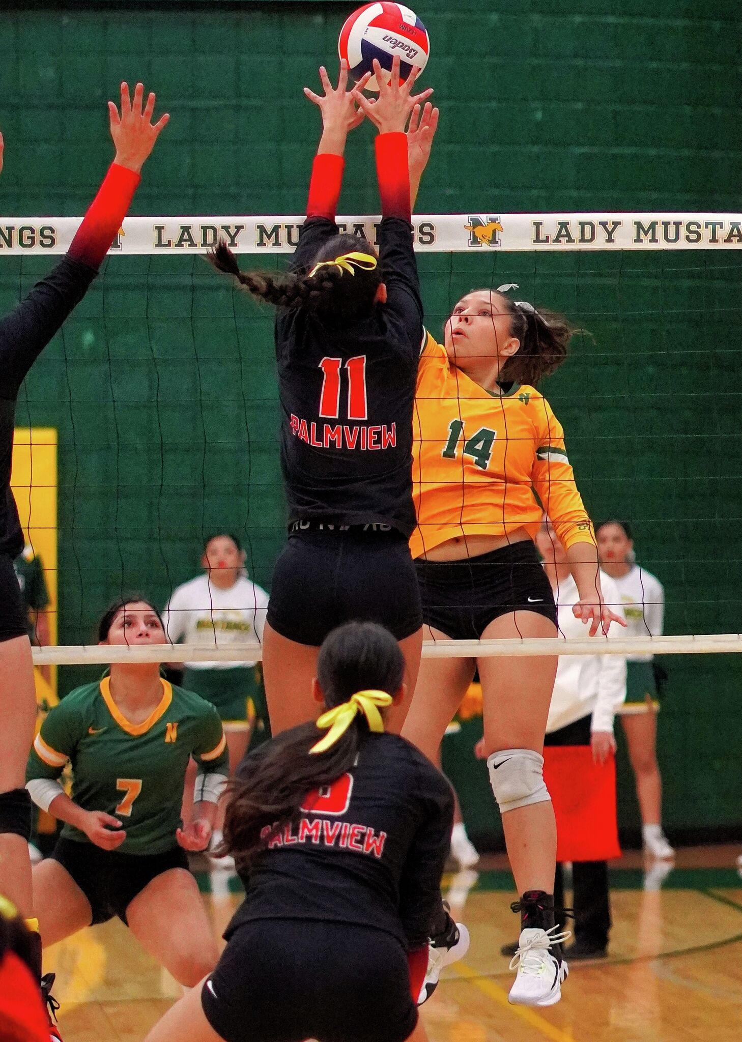 LISD teams look to strengthen playoff odds