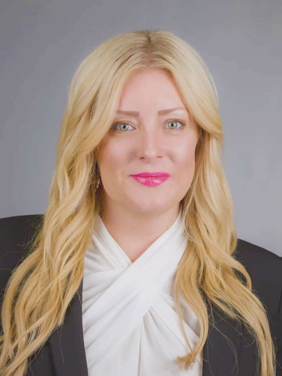 Jefferson County Clerk race between Roxanne Acosta-Hellberg and Jes ...