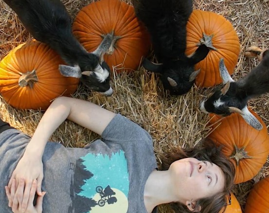 Houston-area farm lets you snuggle cute animals all day for therapy