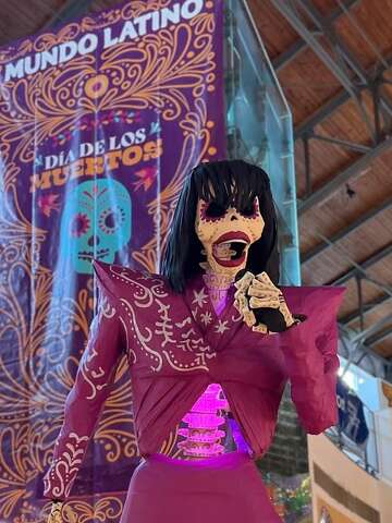 Texas piñata man creates massive Selena work of art for fair