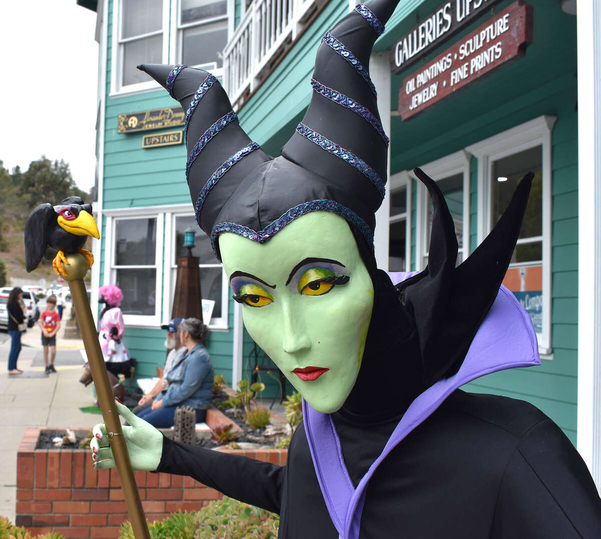 Spooky scarecrows bring crowds to Cambria in October