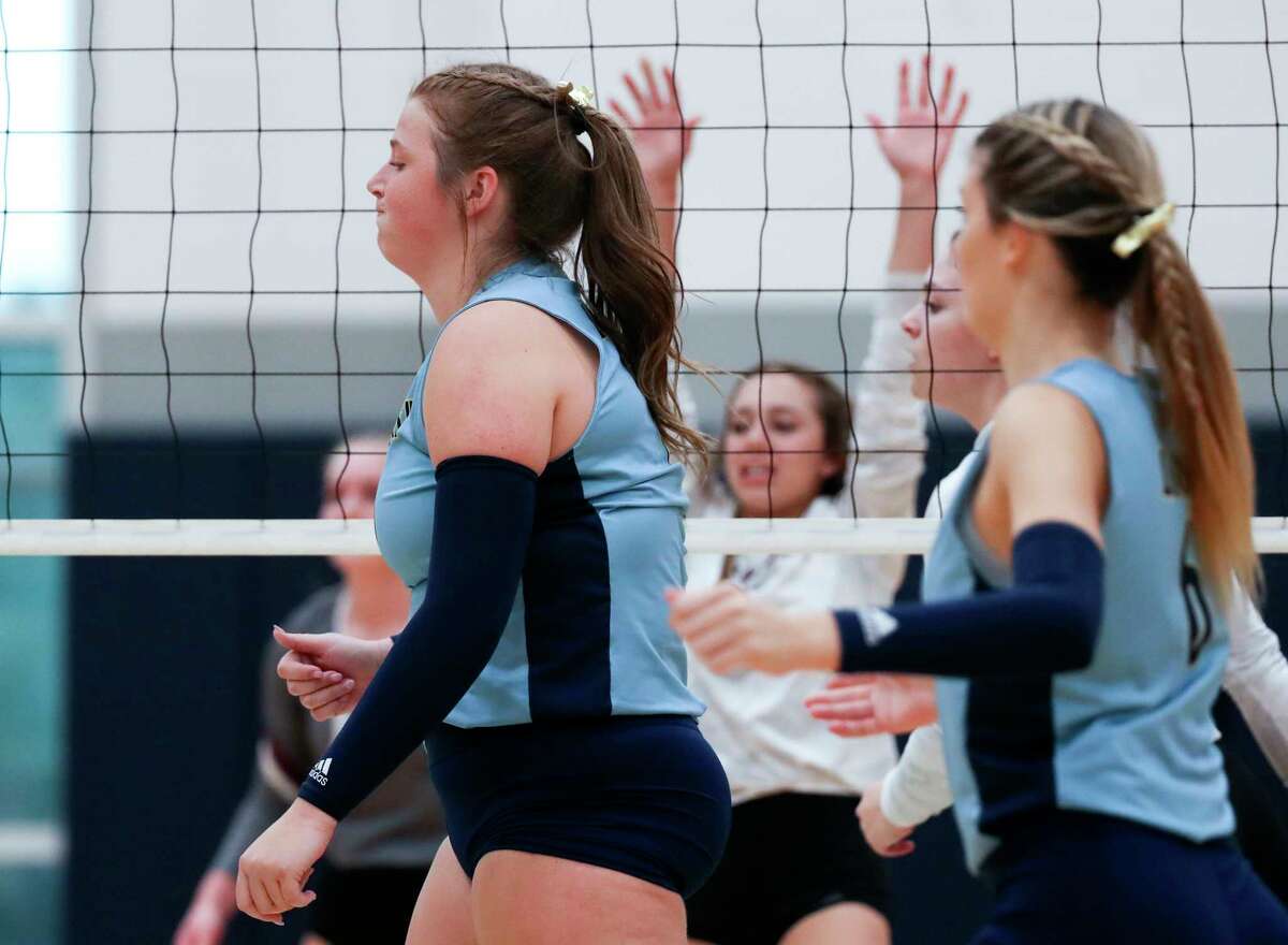 Lake Creek survives push from Magnolia to clinch playoff spot