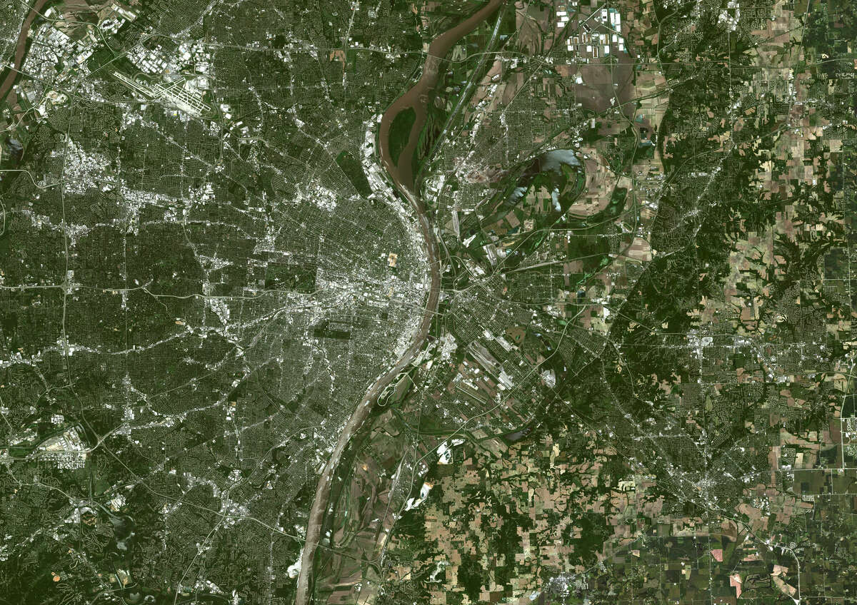 The International Space Station passed over the St. Louis region ...