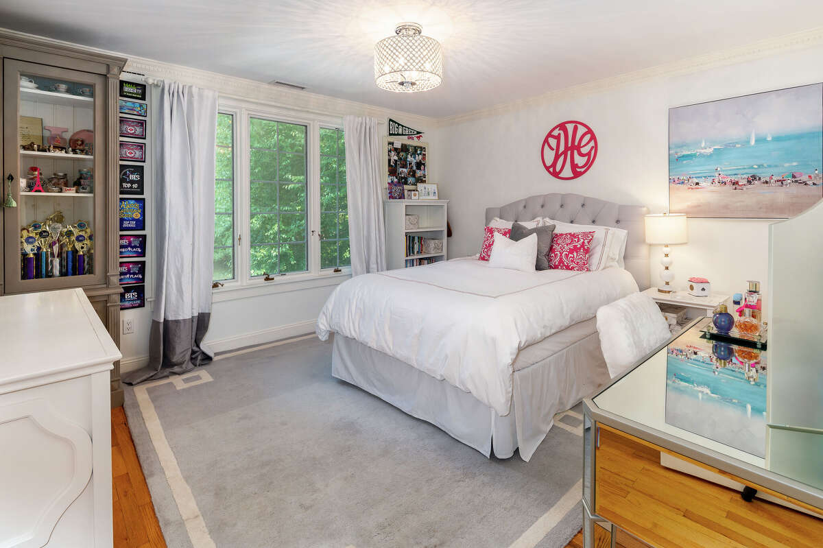 New Canaan home inspired by David Adler listed for $3.8M