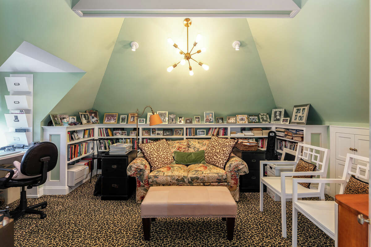 New Canaan home inspired by David Adler listed for $3.8M