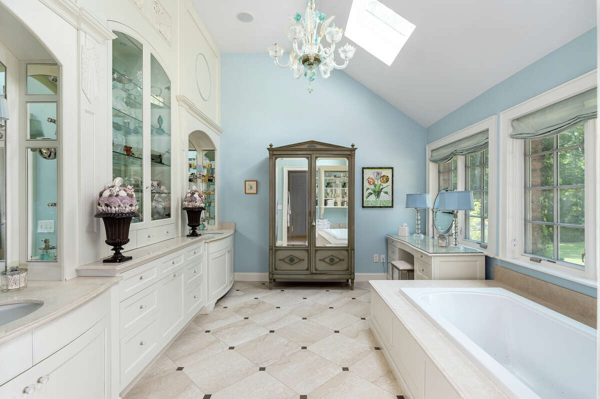 New Canaan home inspired by David Adler listed for $3.8M