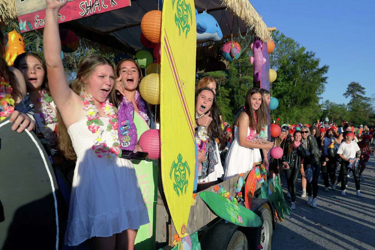 The Woodlands Highlanders celebrate homecoming with 41st annual Red ...