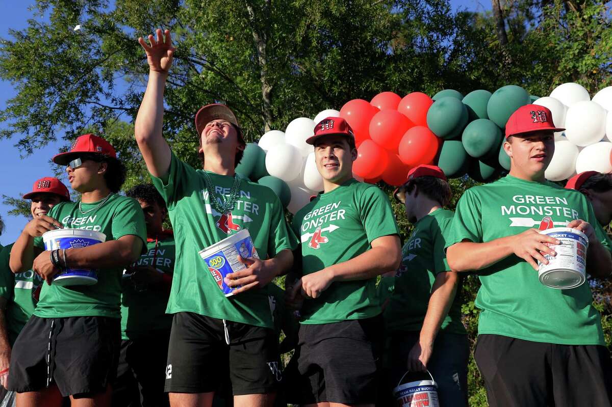 The Woodlands Highlanders celebrate homecoming with 41st annual Red ...