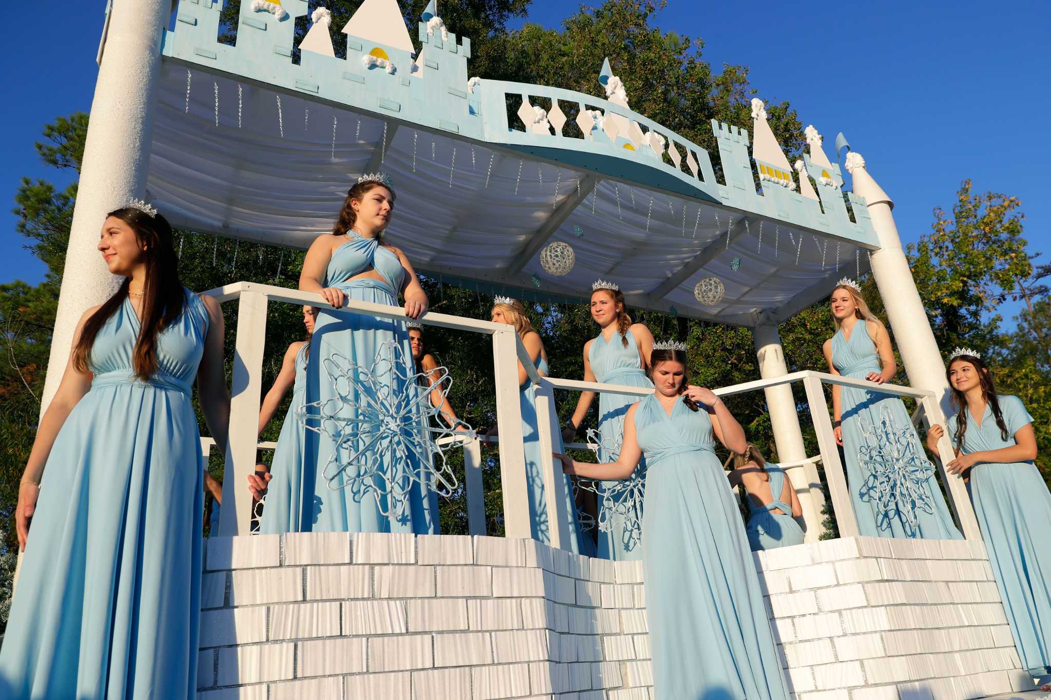 The Woodlands Highlanders celebrate homecoming with 41st annual Red ...