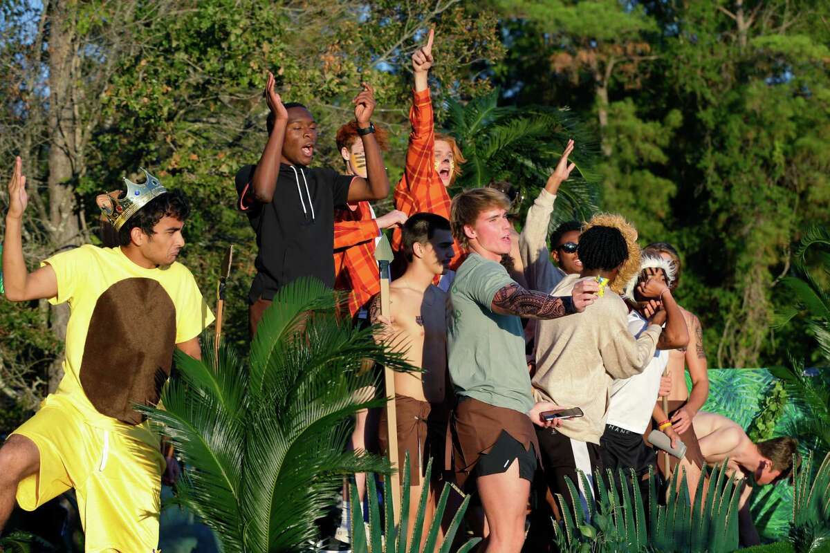 The Woodlands Highlanders celebrate homecoming with 41st annual Red ...