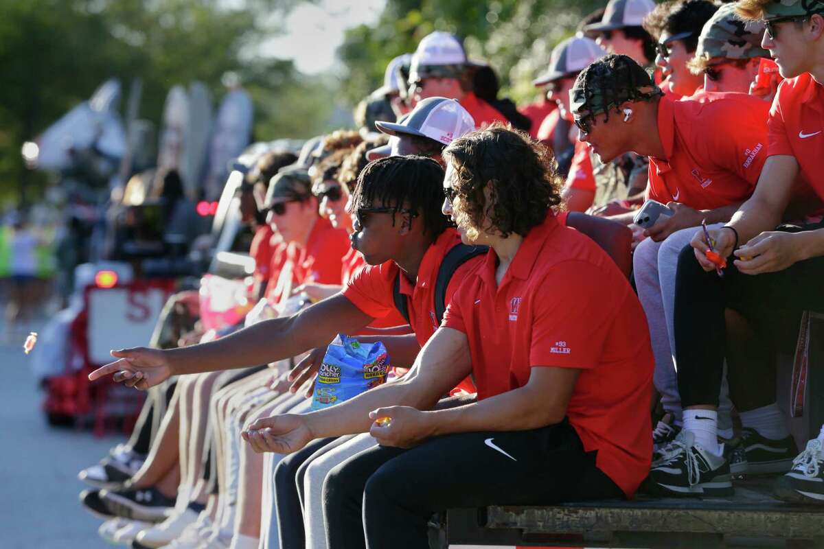 The Woodlands Highlanders celebrate homecoming with 41st annual Red ...