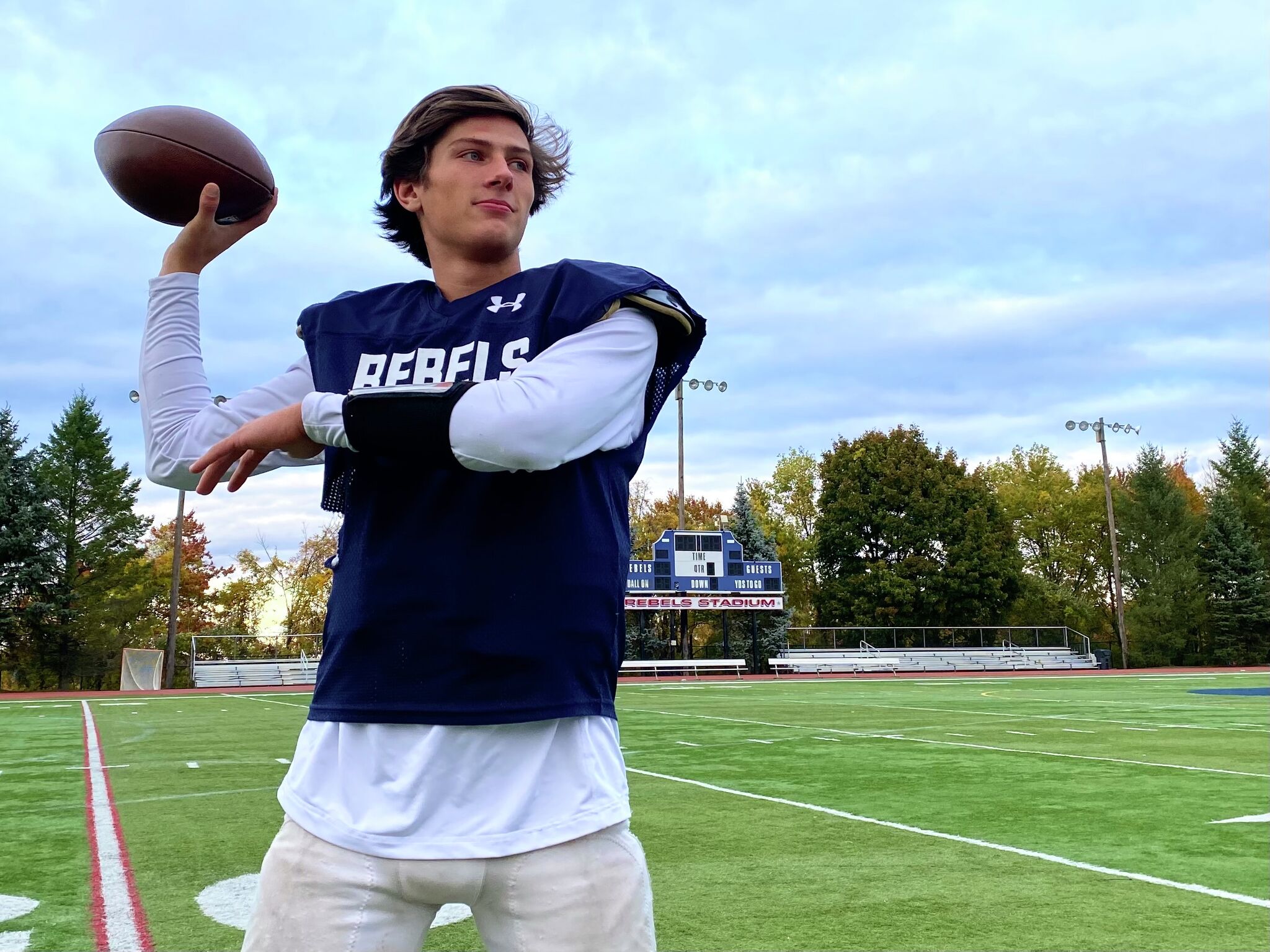 New Fairfield quarterback Justin McCormack leads Rebels to 5-0 start.