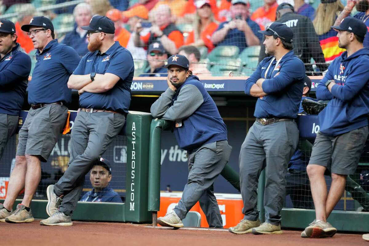 Houston Astros: The grounds crew that keeps Minute Maid pristine