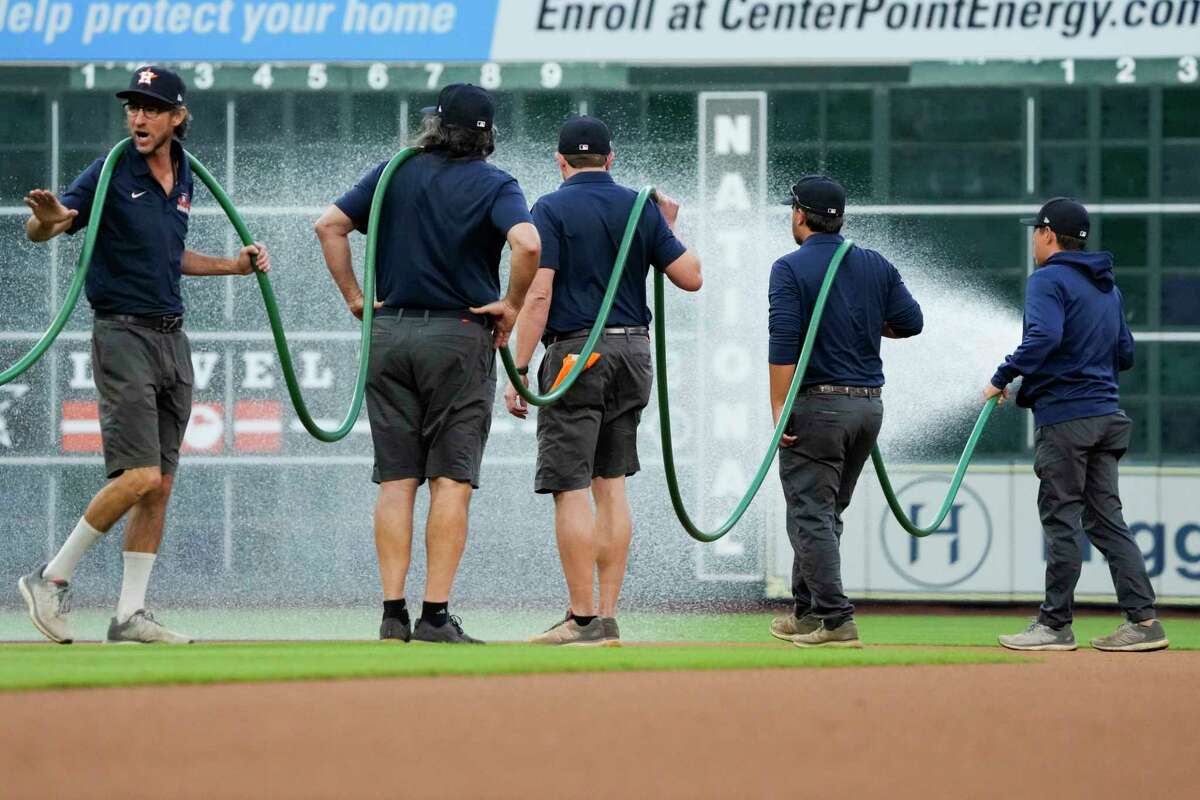 Houston Astros: The grounds crew that keeps Minute Maid pristine