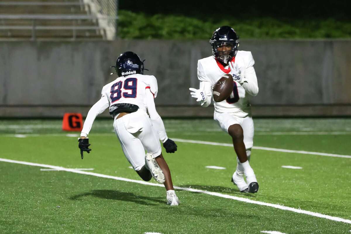 Shadow Creek Sharks hold off Pearland Dawson Eagles