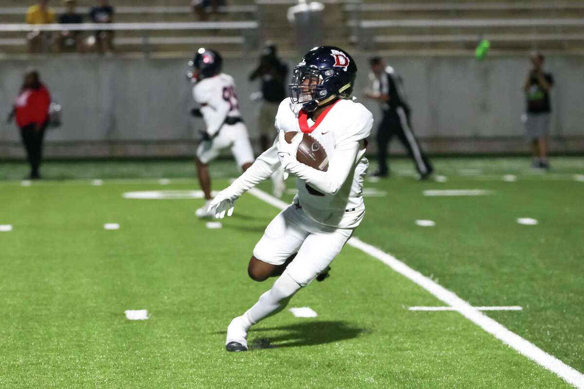 Shadow Creek Sharks hold off Pearland Dawson Eagles