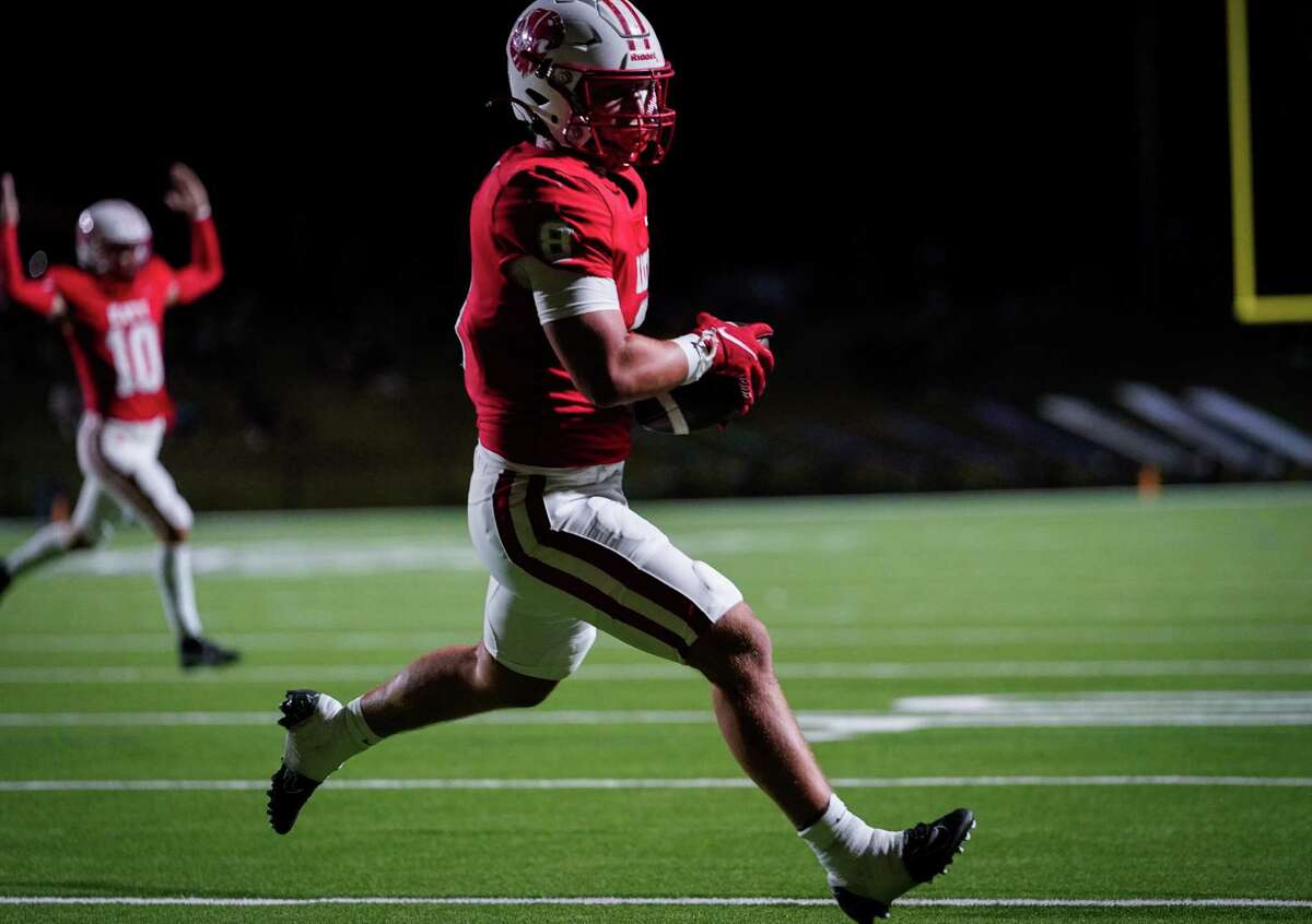 Katy Tigers rout Cinco Ranch Cougars, clinch District 19-6A