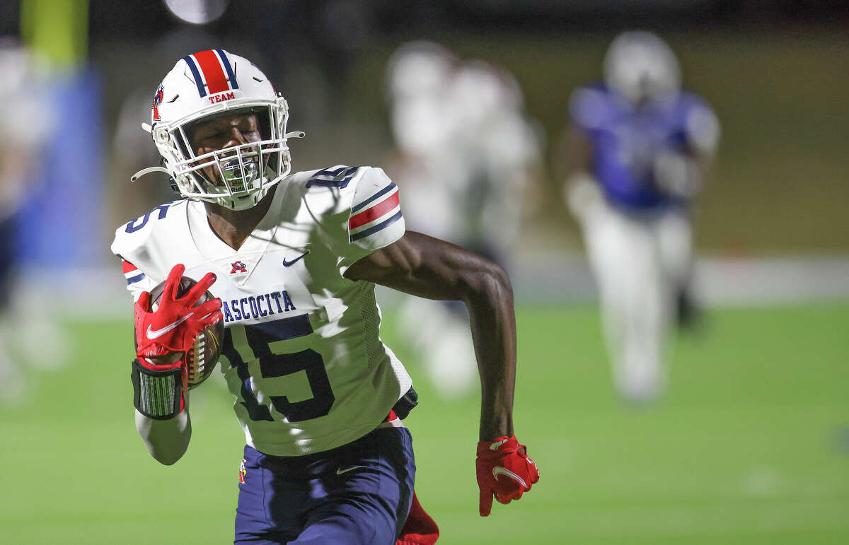 Atascocita Eagles roll past C.E. King Panthers