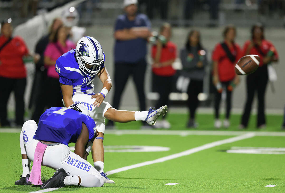 Atascocita Eagles roll past C.E. King Panthers