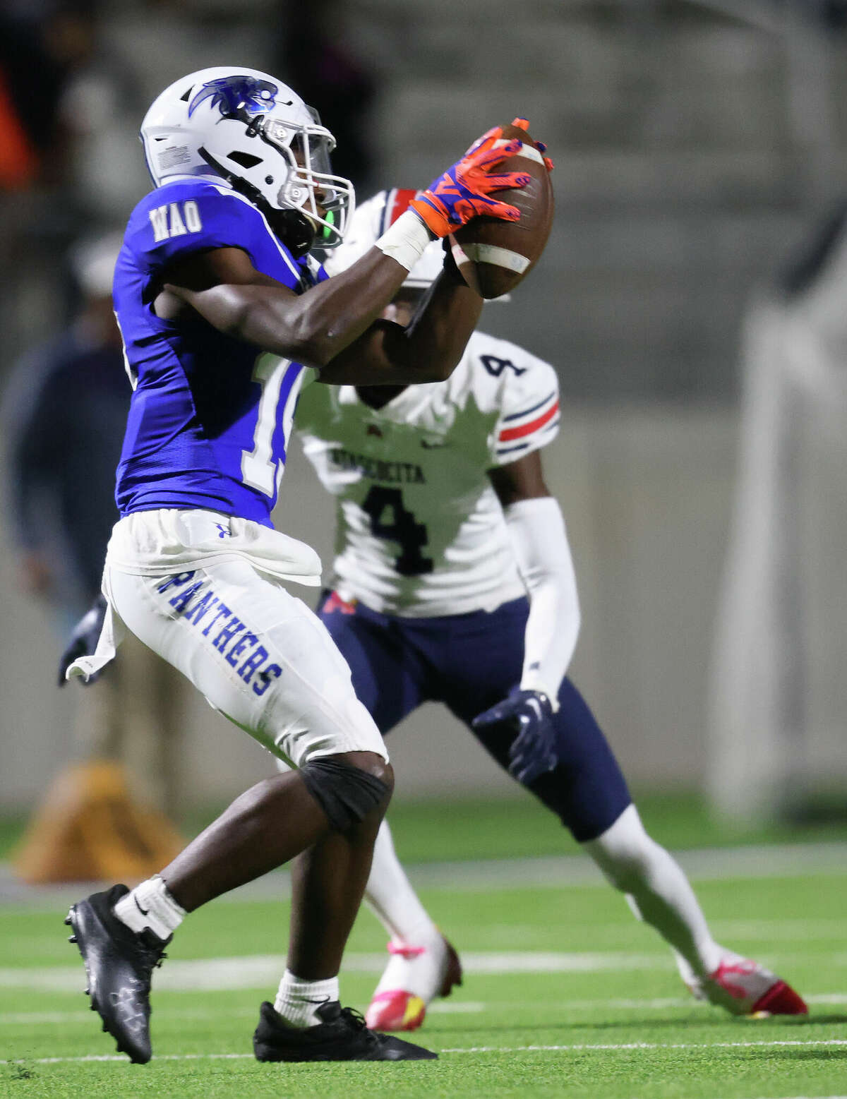 Atascocita Eagles roll past C.E. King Panthers