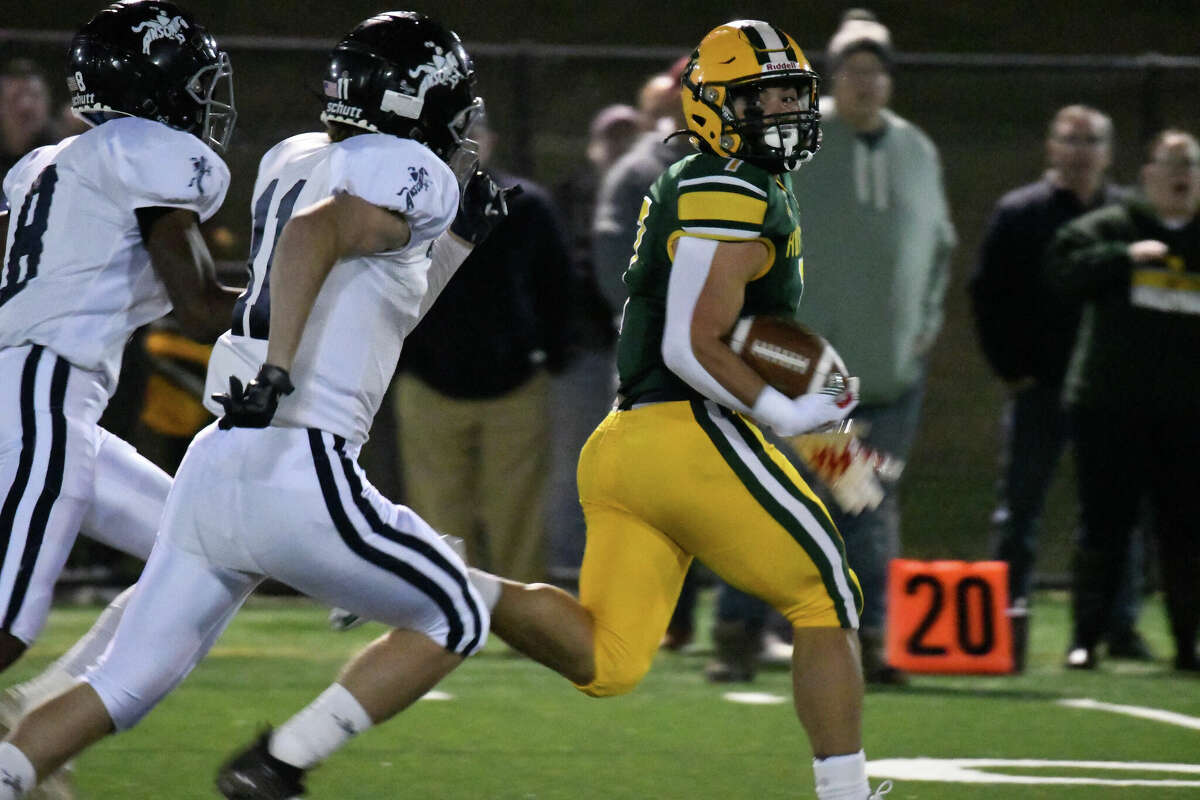 David Cassetti, Ansonia hold off Holy Cross in NVL football