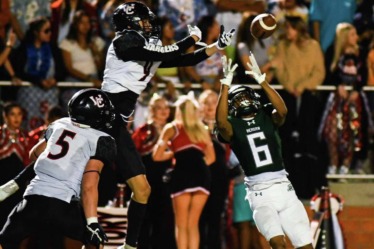 High school football: Reagan 44, Churchill 7