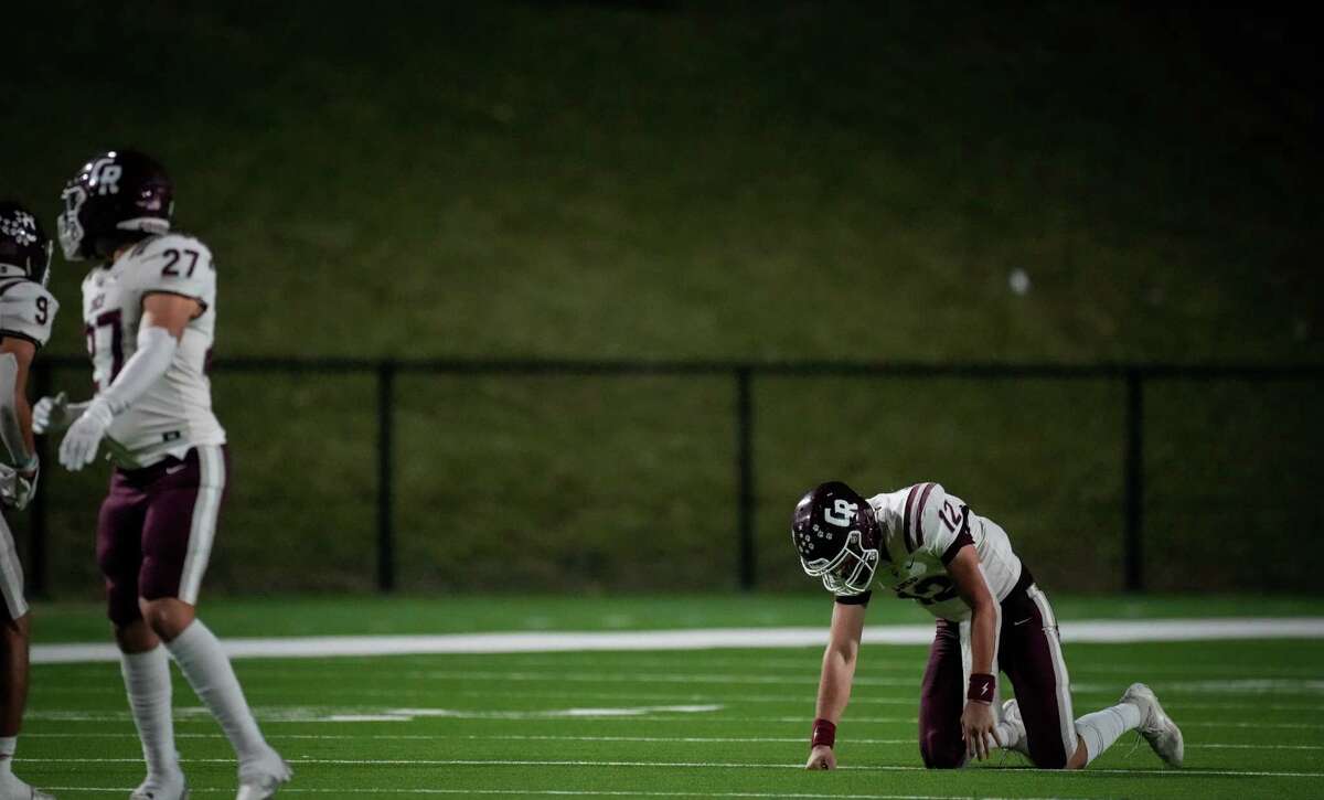 Katy Tigers rout Cinco Ranch Cougars, clinch District 19-6A