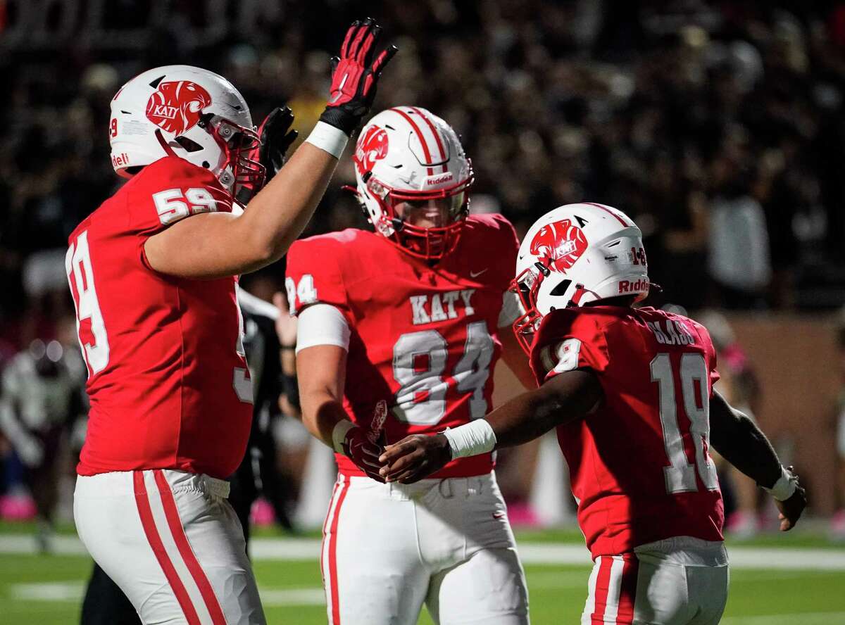 Katy Tigers rout Cinco Ranch Cougars, clinch District 19-6A