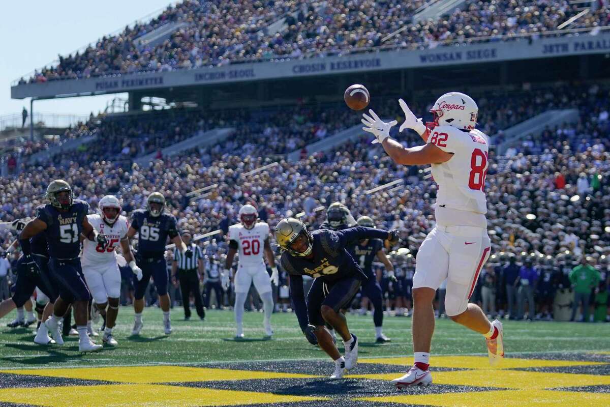 College football: Houston Cougars cruise to win over Navy
