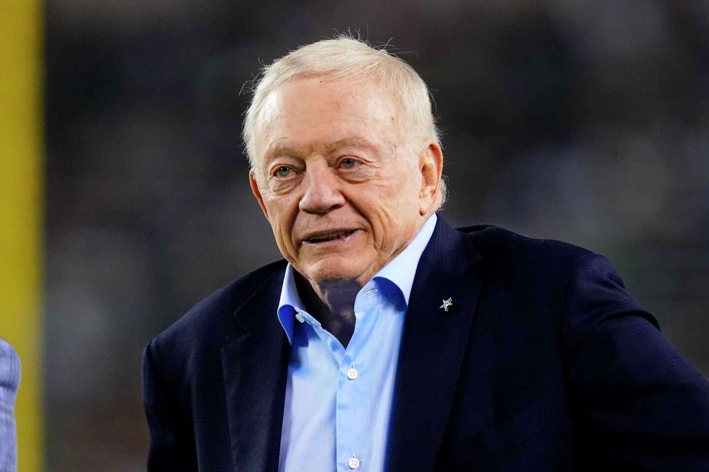 Dallas Cowboys owner Jerry Jones fine for flipping off Jets fans