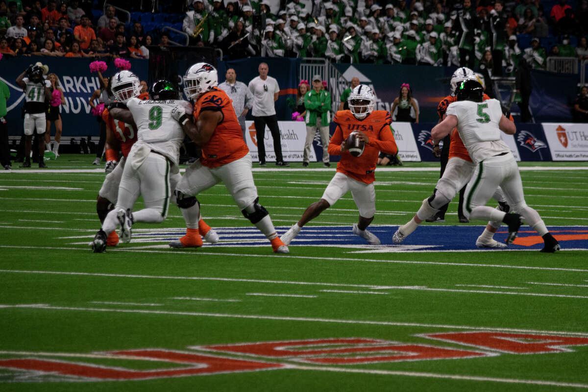 UTSA football bests rival North Texas 31-27 in nail-biter ending