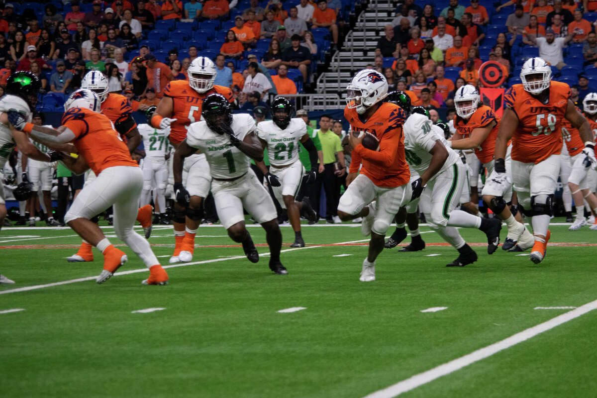 UTSA football bests rival North Texas 31-27 in nail-biter ending