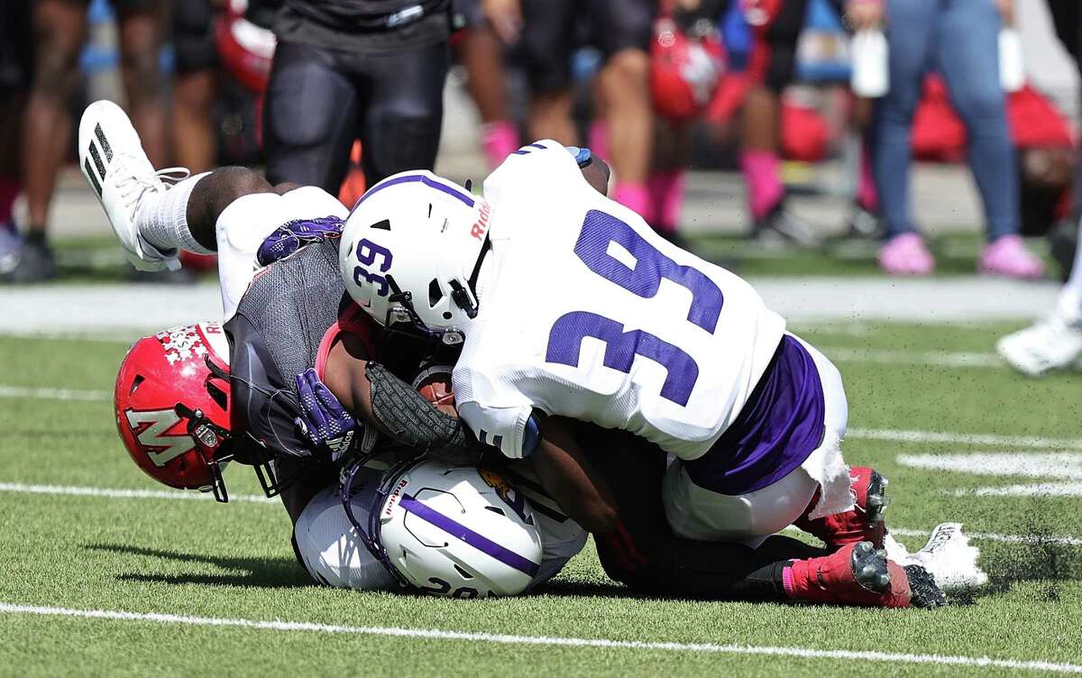 HS football: Galveston Ball remains undefeated with rout of Waltrip