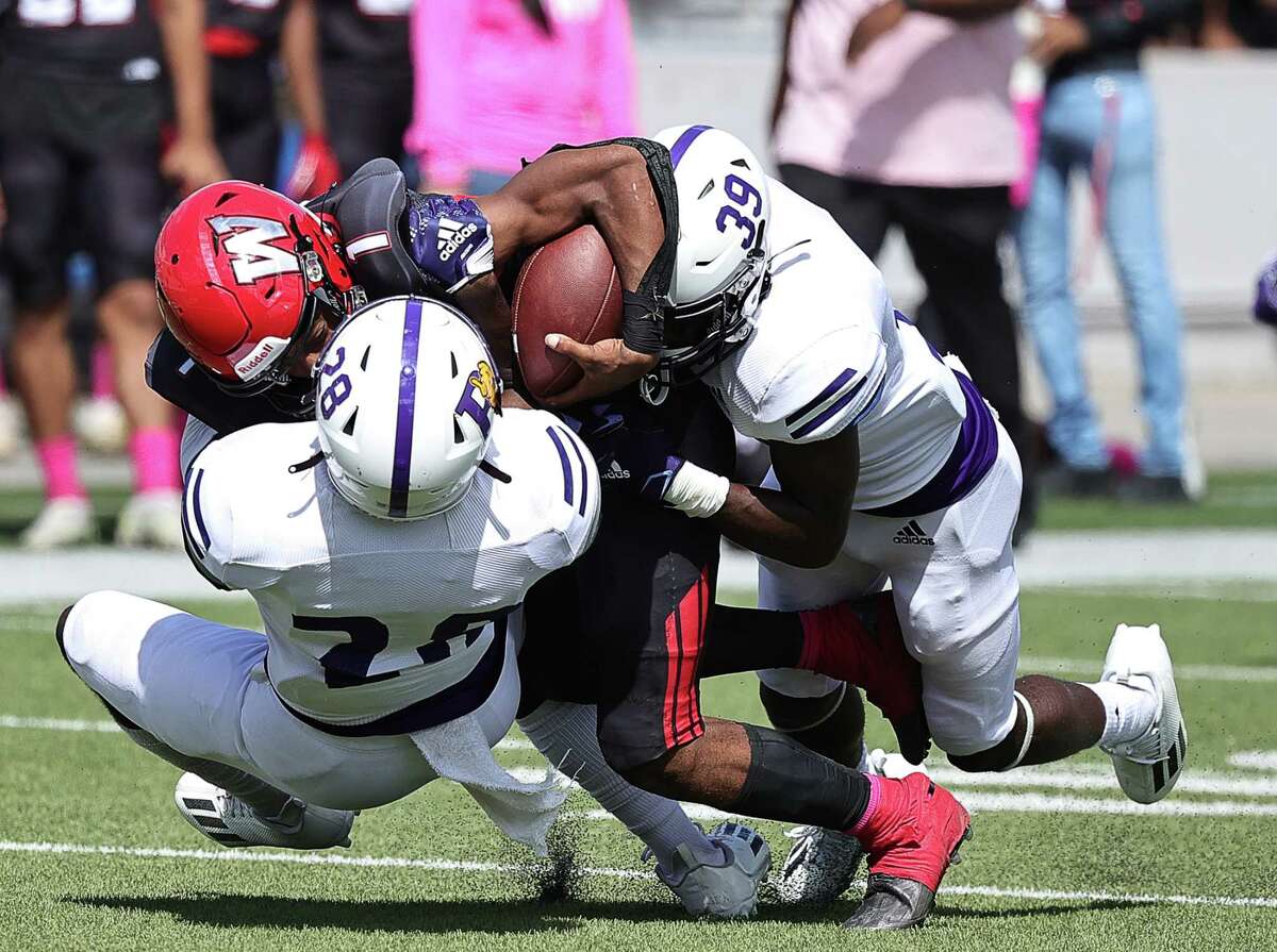 HS football: Galveston Ball remains undefeated with rout of Waltrip