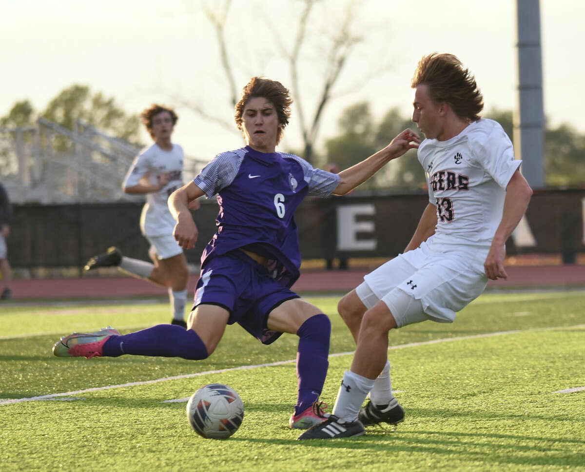 Edwardsville beats top-seeded Collinsville to win Class 3A regional ...