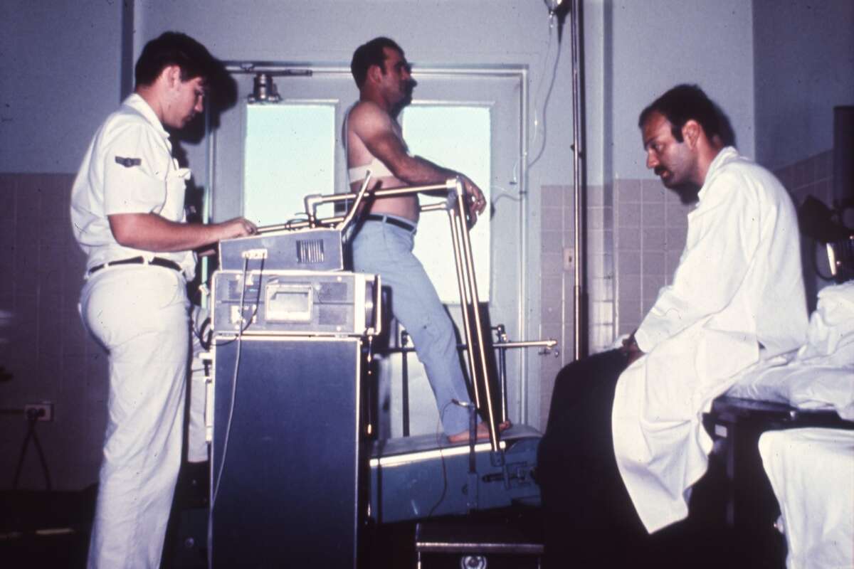 Family mourns death of Yale doctor, professor Barry Zaret