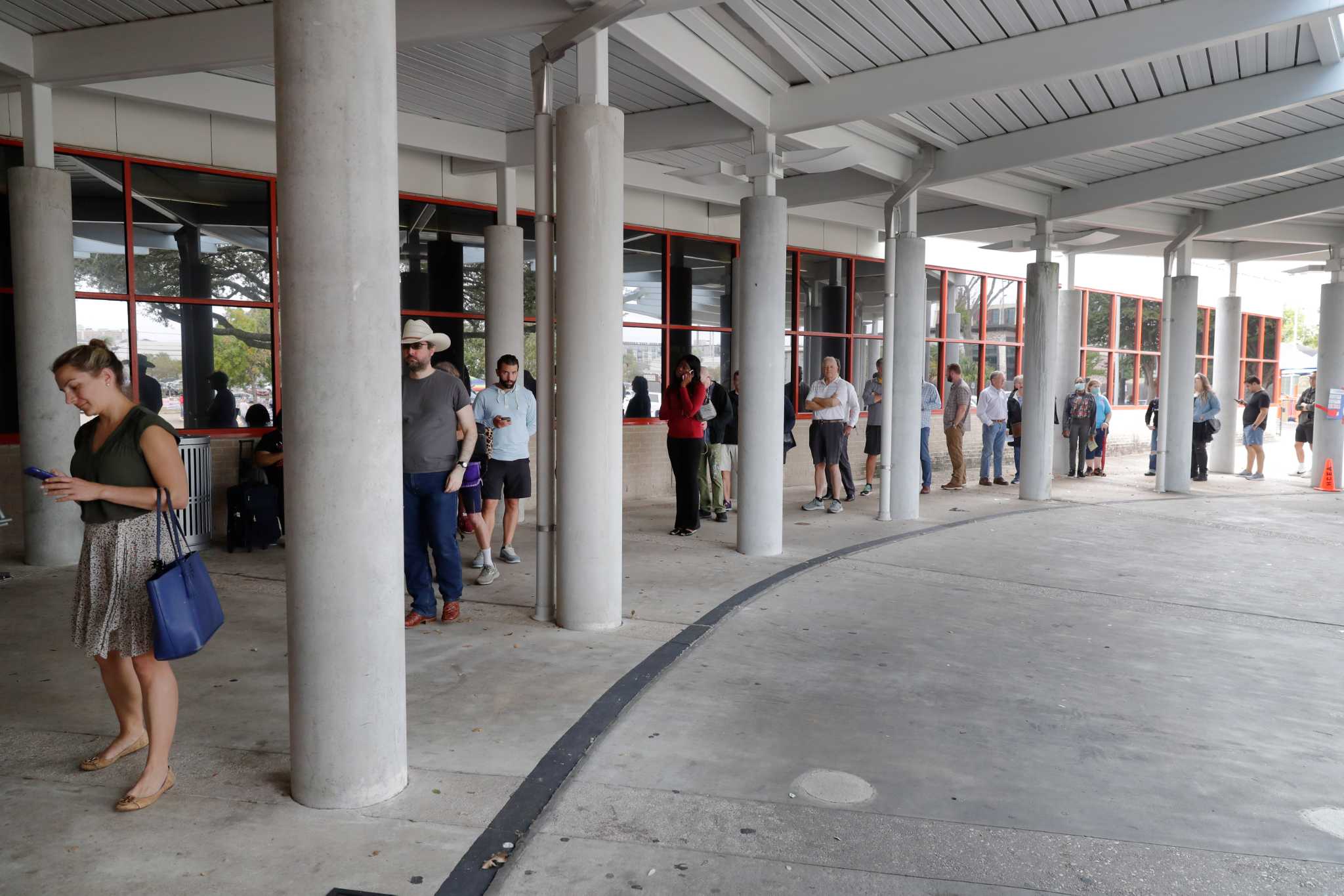 Harris County voters top 60,000 on first day of early voting