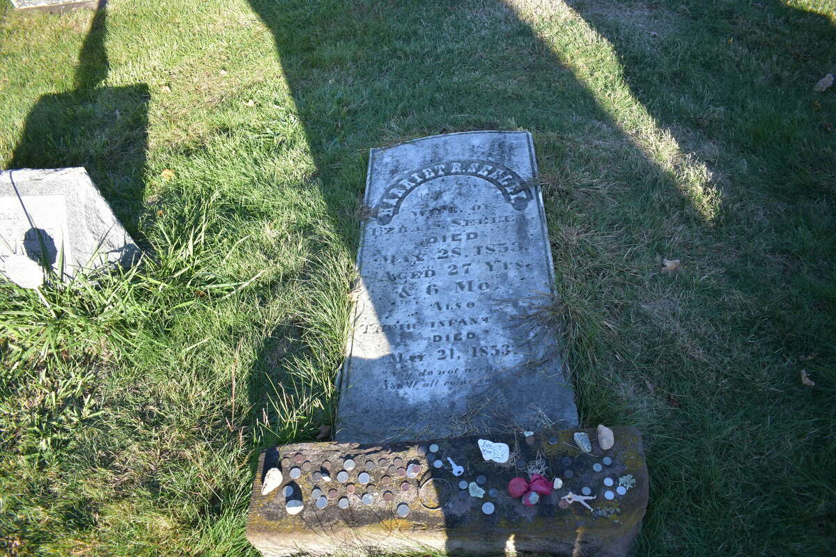 CT's legend of the White Lady and 'haunted' Union Cemetery