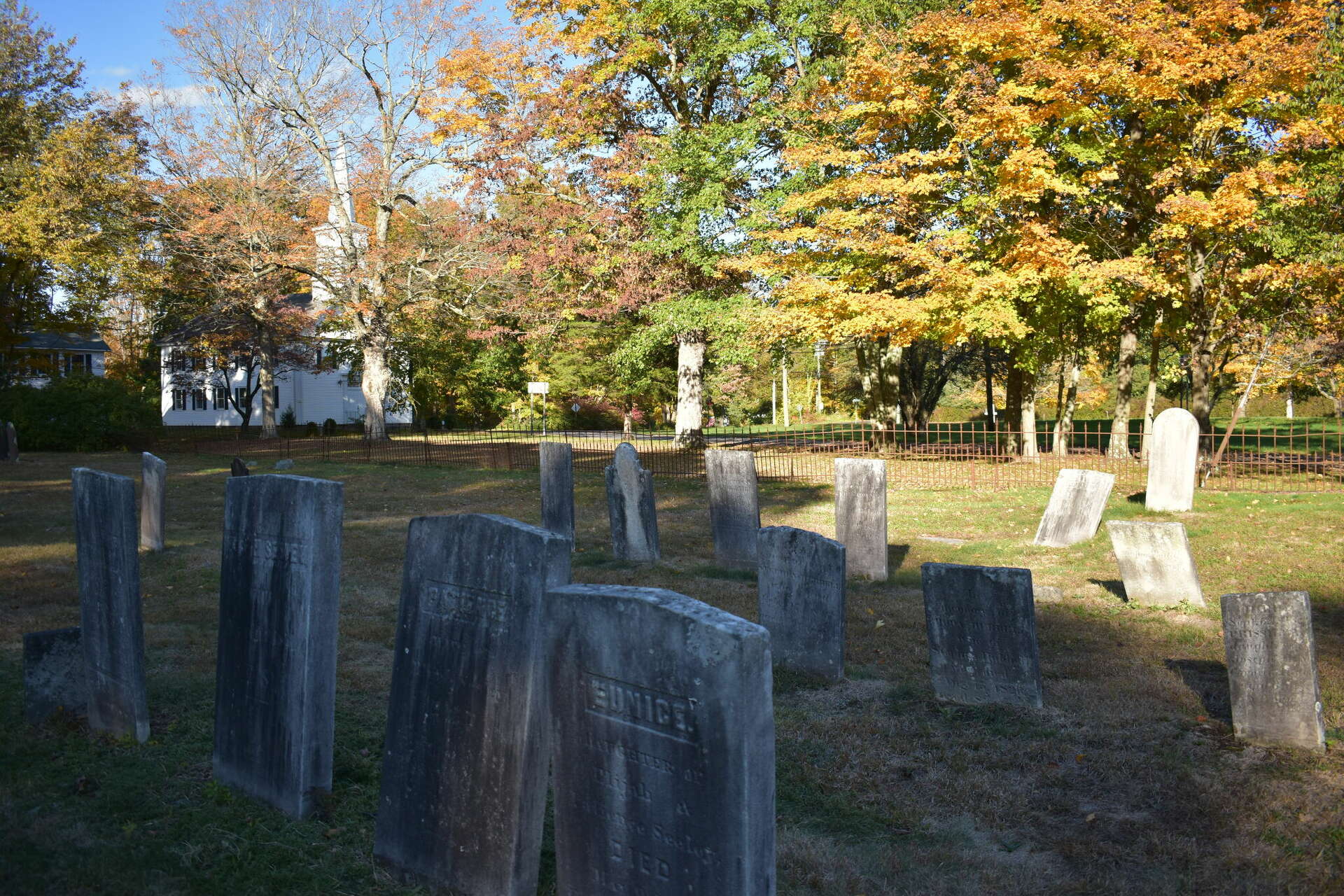 CT's legend of the White Lady and 'haunted' Union Cemetery
