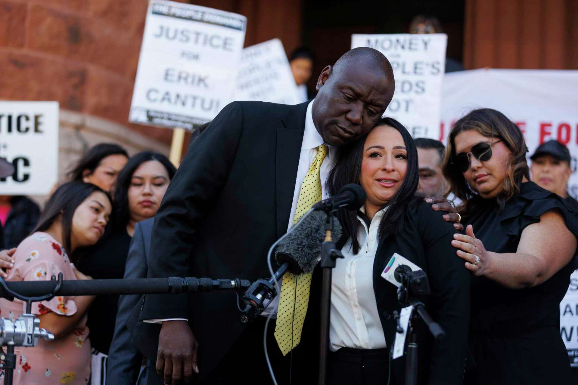 Girlfriend of Erik Cantu hires civil rights lawyer Ben Crump