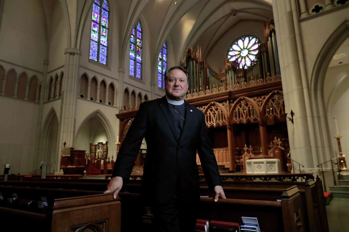 Barbara, George Bush subject of Houston reverend's dignity book