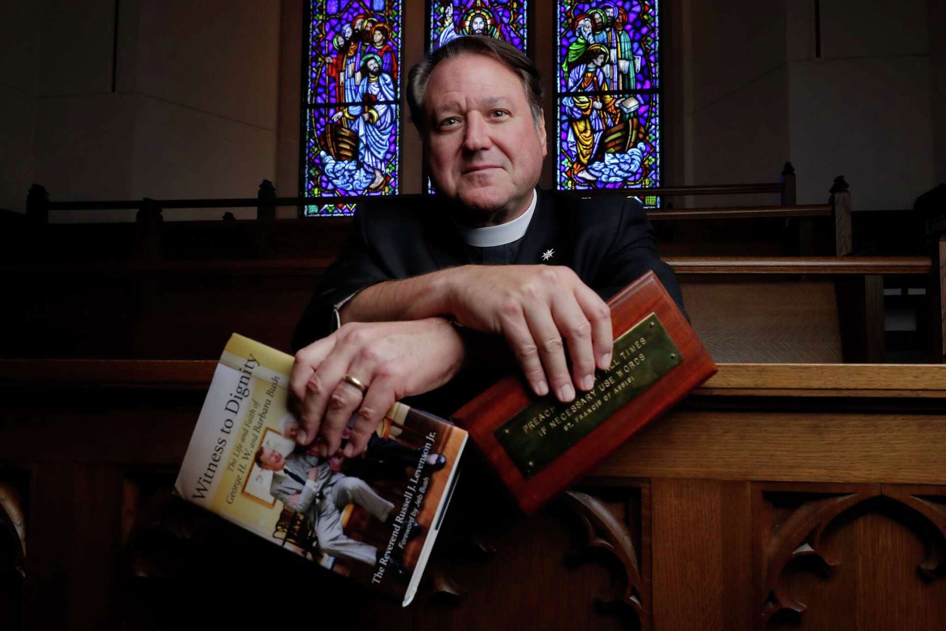 Barbara, George Bush subject of Houston reverend's dignity book
