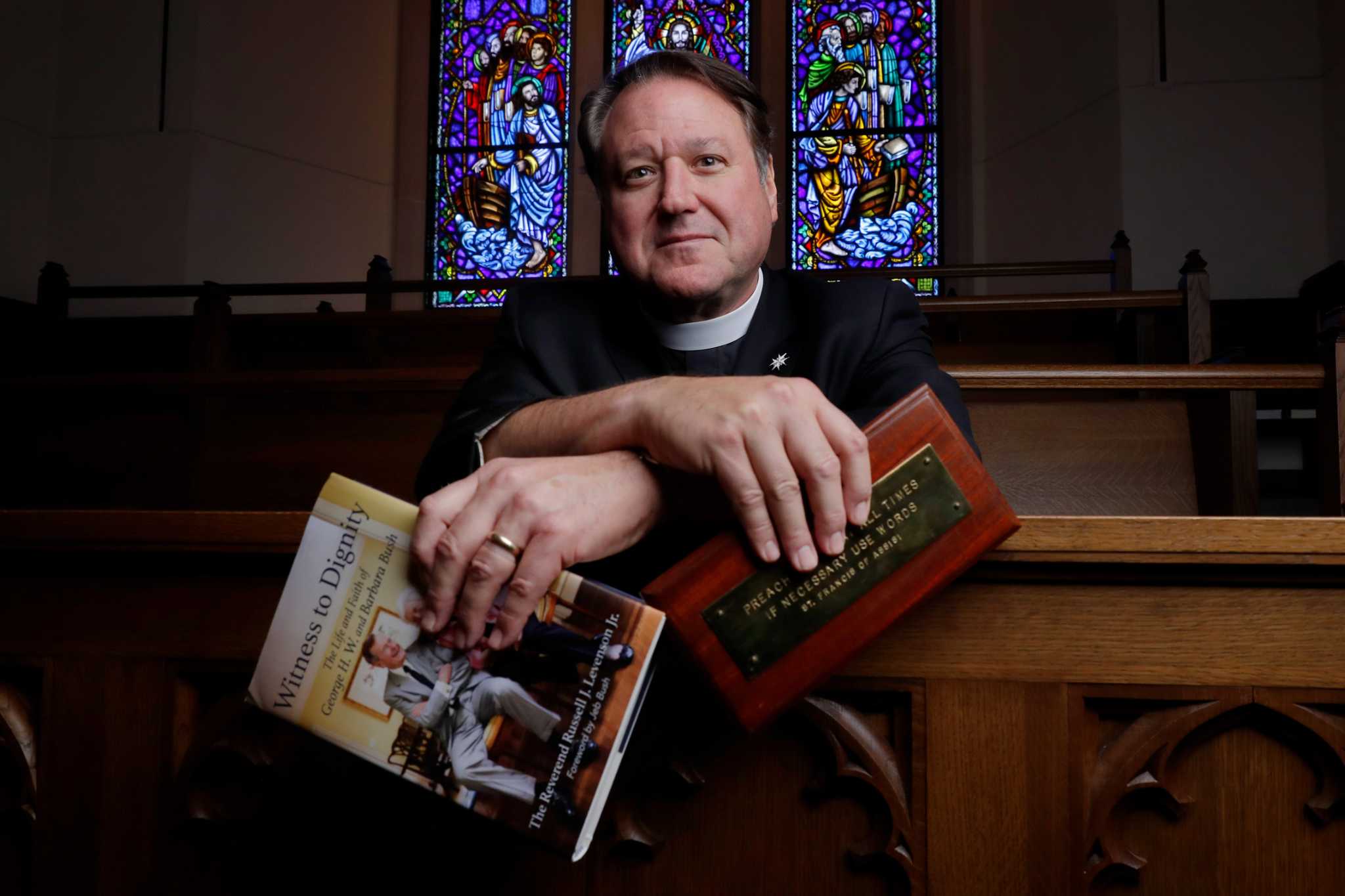 Barbara, George Bush subject of Houston reverend's dignity book