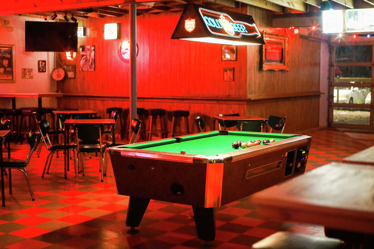 New Houston Heights bar is inspired by dive bars