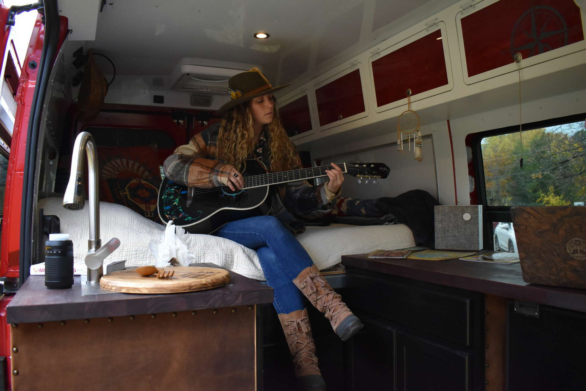 Living in a van works for Medicare insurance agent Shelby Wadsworth