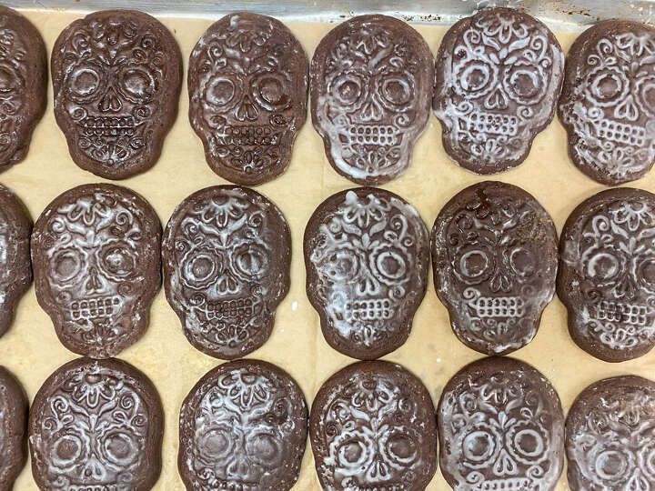 Pan de Muerto is a Day of the Dead tradition. Here’s where to find it ...