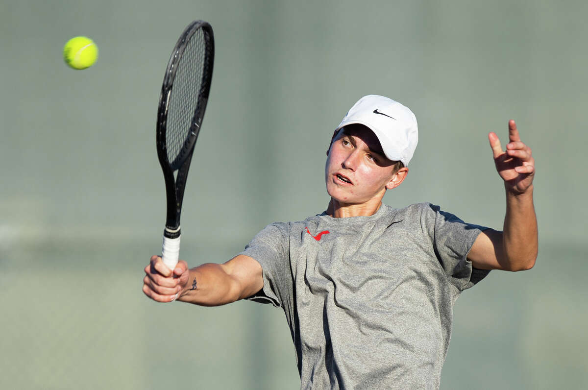 Memorial falls to Round Rock Westwood in state tennis final